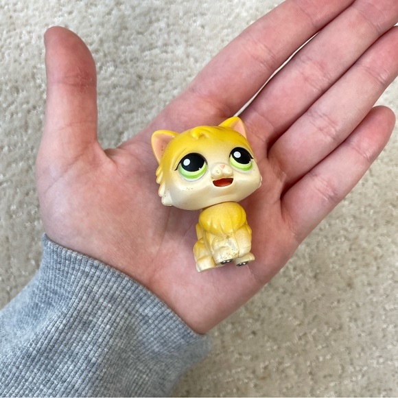 Littlest Pet Shop | Toys | First Generation Lps Yellow Cat Tongue ...